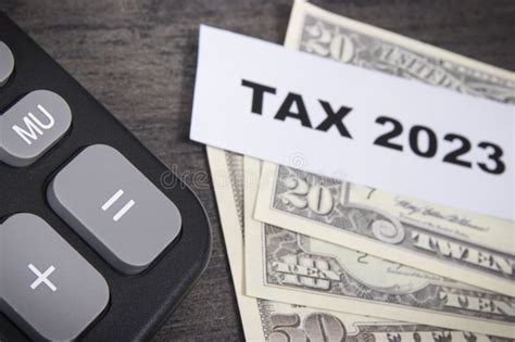 Impuesto De Inscripción De Calculadora 2023 Y Billetes En Dólares Hora