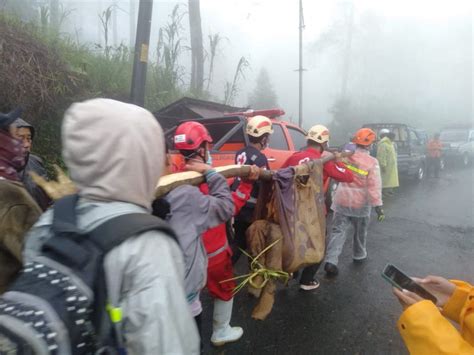 16 Dead 5 Missing In Indonesia Landslide Officials