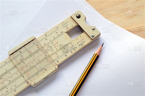 计算尺铅笔过时的水平画幅无人古老的古典式纸数学计算