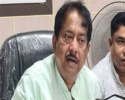 Ration Scam Arrested Bengal Minister Faints Inside Courtroom