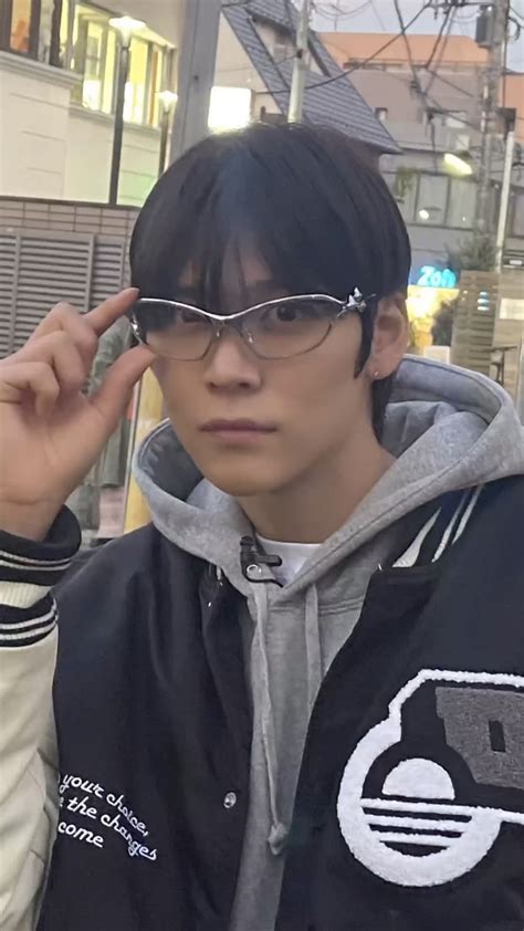 잡담 제가 안경짤 궁금하다고 안경짤 올려달라고 혼자 빌긴 했는데 인스티즈instiz 연예 카테고리