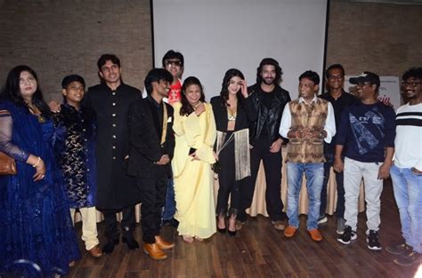 Palkein Song Stars Sahil Akhtar Khan And Shweta Dubey And Have Managed To Feel Fresh