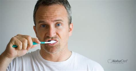 Cómo cepillarse los dientes correctamente Dentista en Lucena