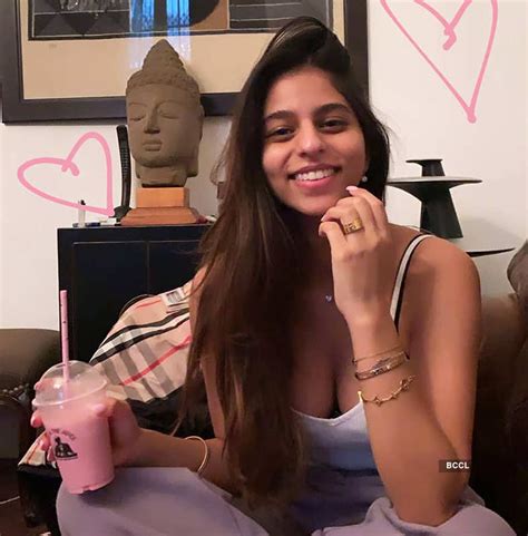 New Glamorous Pictures Of Shah Rukh Khans Daughter Suhana Khan Pics