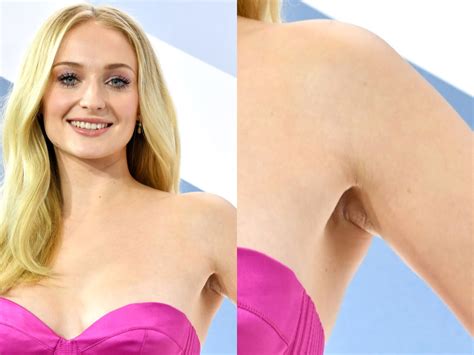 Sophie Turner Scrolller