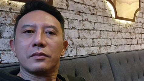 Kunjungi Sutradara PH Film Porno Di Polda Metro Jaya Sonny Tulung Selesaikan Jangan Lari