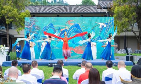 来桂里泊院酒店就像住在森林里 四川旅游网