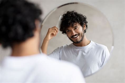 পাকা চুল কালো করার ঘরোয়া ৩ উপায়