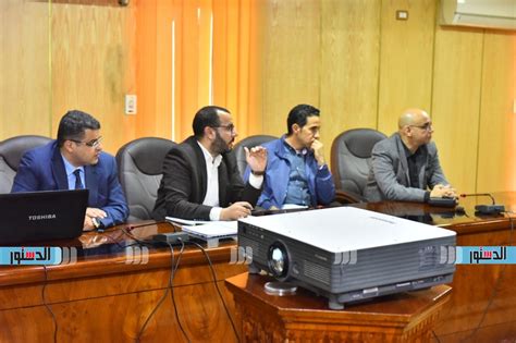 بـ200 مليون جنيه محافظ أسيوط يبحث إنشاء مجمع تدوير المخلفات الصلبة