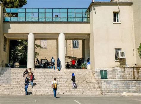 تکذیب ماجرای اخراج ۱۰ دانشجوی دانشگاه آزاد به دلیل حجاب