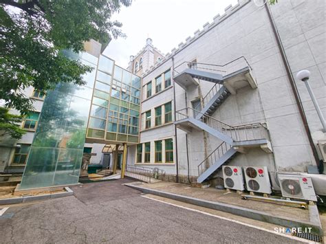 청암기념관대학원 후면 외부계단 감리교신학대학교 쉐어잇