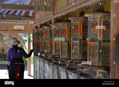 The Life Around Labrang In Xiahe Amdo Tibet China Pilgrims Are Everywhere Circumabulating