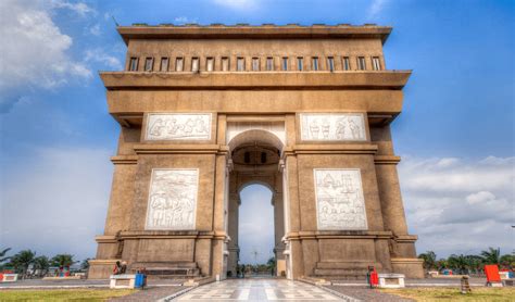 Menengok Simpang Lima Gumul Arc De Triomphe Nya Kediri