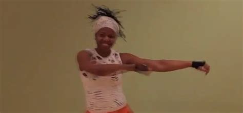 How To Do The Shimmy Dance Move With Your Shoulders