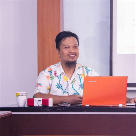 Syarif Hidayat Doktor Baru Informatika Uii Jurusan Informatika