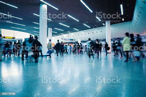 지하철 역 승객 움직임감지 희미함 2015년에 대한 스톡 사진 및 기타 이미지 2015년 건축물 교통 Istock