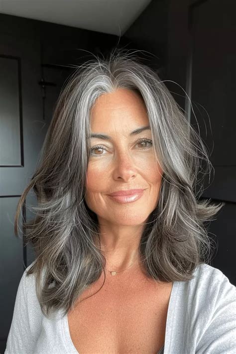 25 Examples Of Transitioning To Gray Hair Thatll Make You Want To
