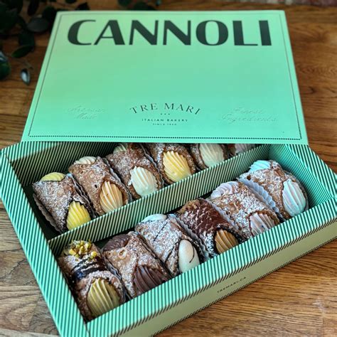 Cannoli Tre Mari Bakery