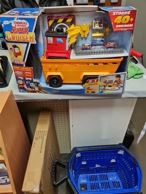 Thomas And Friends Super Cruiser 2 In 1 Large Vehicle And Track Set £30