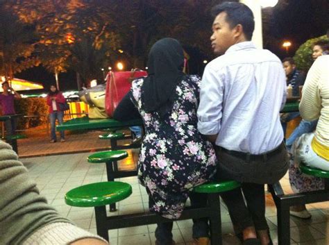 Blog Malaysia Pasangan Romantik Di Kedai Makan
