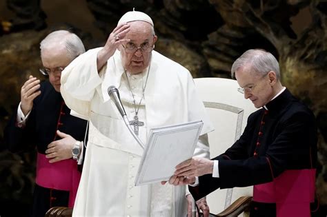 El papa Francisco recordó a Benedicto XVI como un gran maestro de