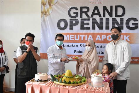 Wakil Bupati Subang Hadiri Grand Opening Apotek Meutia