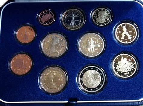 IPZS Serie Annuale Pezzi Fondo Specchio Con Le Tre Monete Da Euro Commemorative