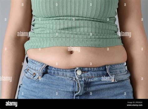 Woman Fat Clothes Tight Hi Res Stock Photography And Images Alamy