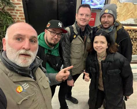 El Chef José Andrés Y World Central Kitchen Ya Están En La Frontera De