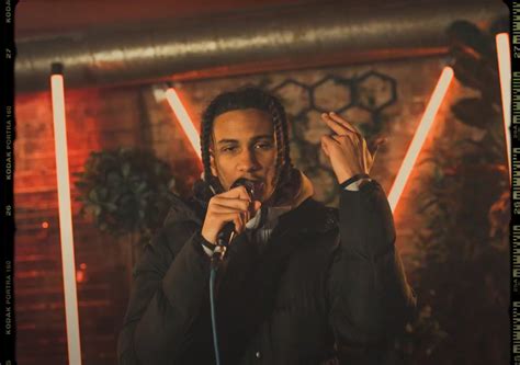 Arz Steps Into Lockoff S Ear To The Ground Studio With A Fire Freestyle Grm Daily