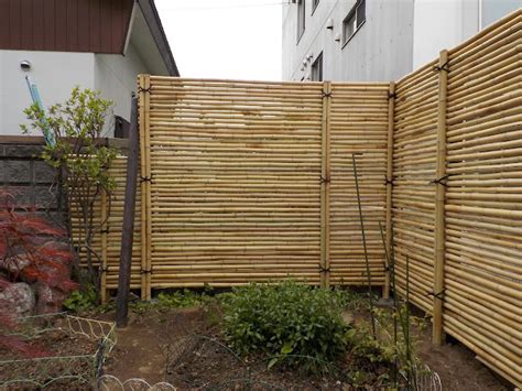グリーンにサポートされる日々 竹垣作成