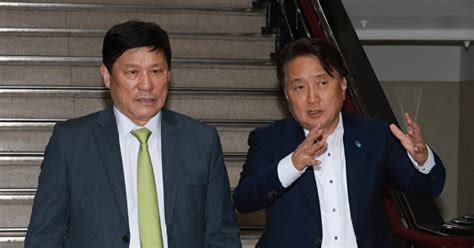 허구연 총재 만난 김영환 충북지사한화이글스 청주 경기 확대 건의