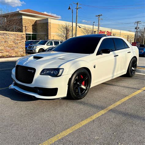 Chrysler 300 Custom | Luxury Sports Car