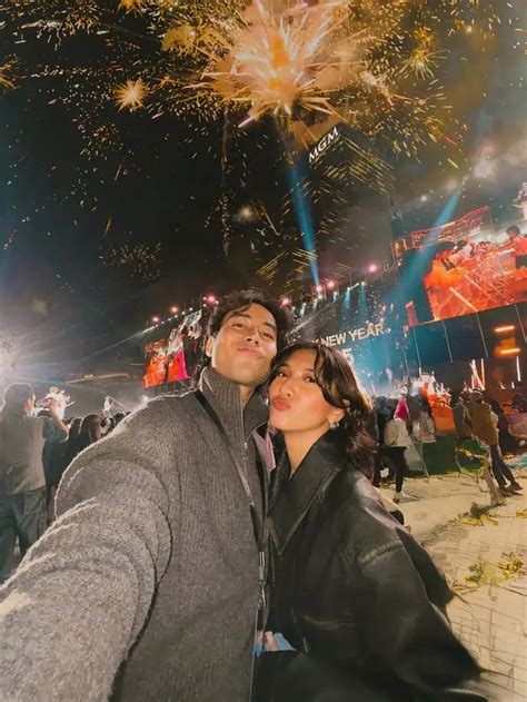 10 Gaya Kompak Pasutri Seleb Rayakan Tahun Baru Dari Raffi Ahmad