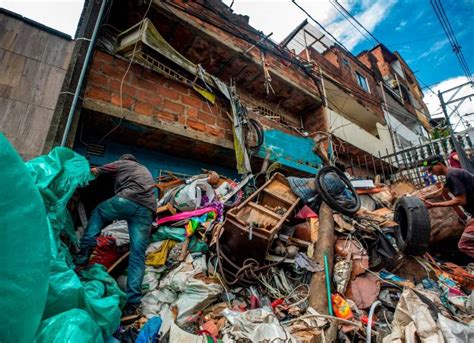 De Esta Casa En Castilla Sacaron 17 Volquetadas De Basura