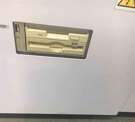 Accretech Tsk Uf 2000 검사기 판매 가격 9217919 2007에 사용됨 Cae에서 구매