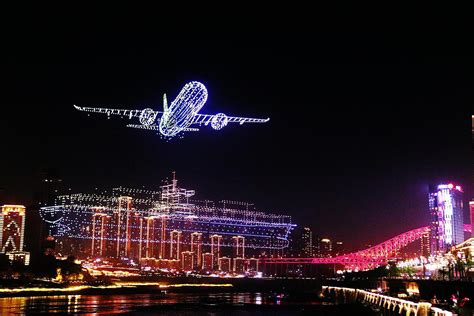 两江四岸无人机灯光秀 新图案新创意新魅力