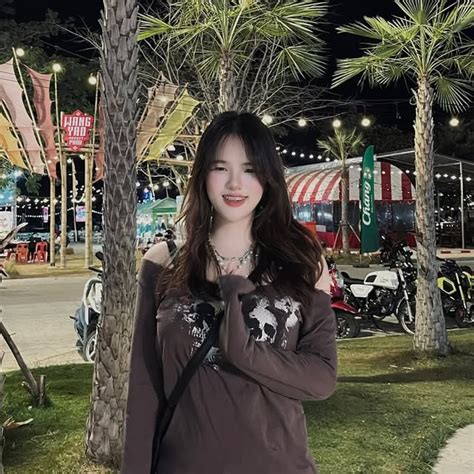 นักกินเต่วตัวจริง 🌟 Ai Lin Xxn • Threads Say More