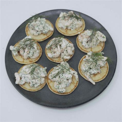 Blinis Med Rejer Aioli Og Krydderurter Madudefra