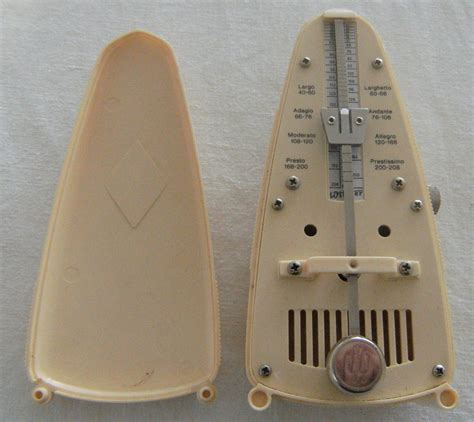 Métronome Taktell Piccolo Blanc Crème Ivoire 1970 Wittner Luckyfind