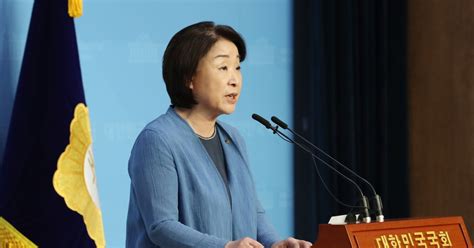 류호정 챙긴 심상정 원피스 입고 싶어지는 아침이다