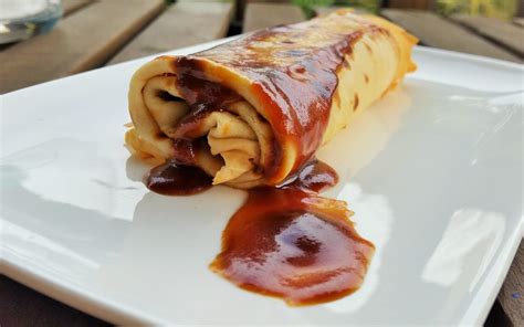 Crêpes nappées au caramel beurre salé Recettes de tous les jours