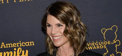 Lori Loughlin And Mossimo Giannullis Daughters Arent Taking Sides Amid Shocking Split