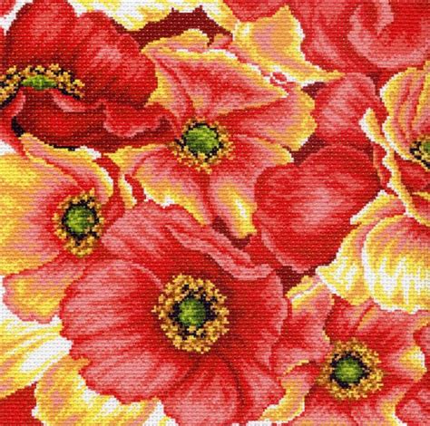 В комплекте канва с нанесенным рисунком руководство по вышиванию