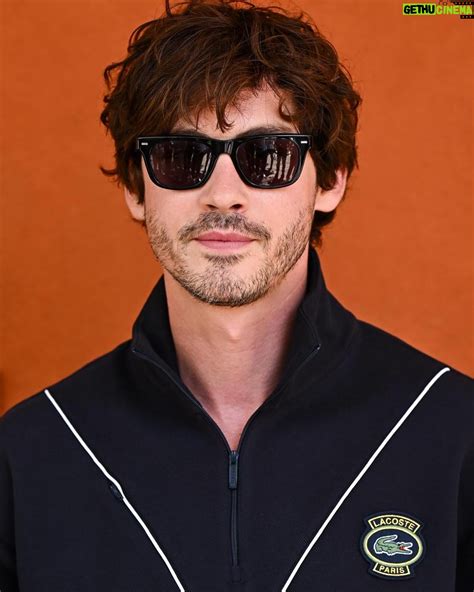 Logan Lerman Wiki Biography Age Gallery Spouse And More