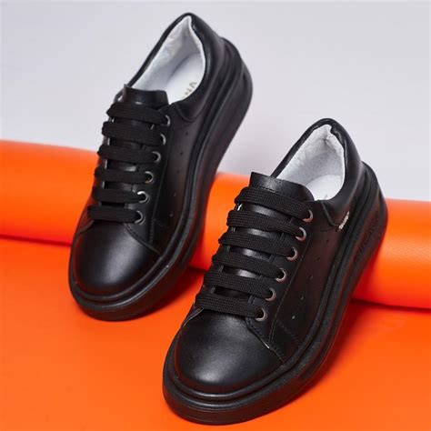 Чорні шкіряні кеди — ціна 1950 грн у каталозі Кеди Купити жіночі речі за доступною ціною на Шафі