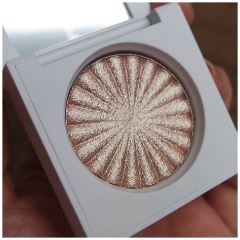 Ofra Blissful Highlighter Floating In Dreams