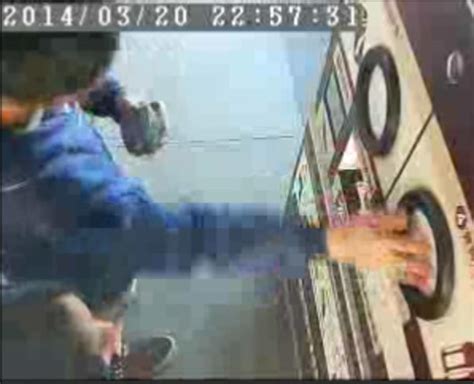 樂活綠高雄 資源回收好康報 再次提醒大家，請先看自動資源回收機旁的操作宣導立牌，了解其內容，避免造成機器故障謝謝！