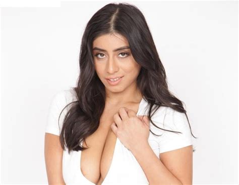 Violet Myers Biography, Age, Wiki, Height, Weight, Boyfriend, Family & More