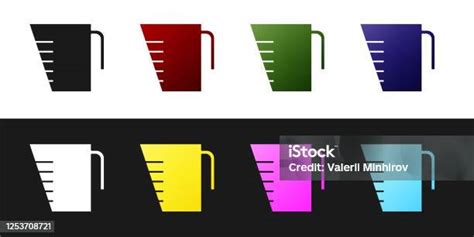 흑백 배경에 고립 된 건조하고 액체 음식 아이콘을 측정하기 위해 측정 컵을 설정합니다 손잡이가 달린 플라스틱 졸업 비커 벡터 일러스트레이션 가정 생활에 대한 스톡 벡터 아트